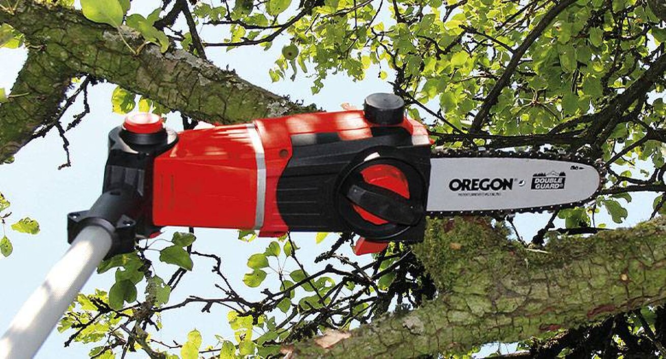 The 2-in-1 telescopic cutter with hedge trimmer and pruner | Einhell.nl